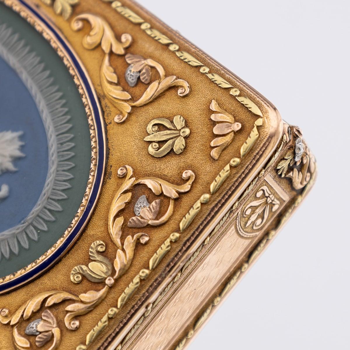 19th Century German Three-Colour 18K Gold and Jasperware Snuff Box, Hanau c.1820 For Sale at 1stDibs