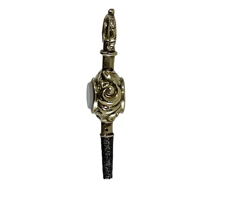 19th century gold Watch-Key with double colour agate For Sale at 1stDibs