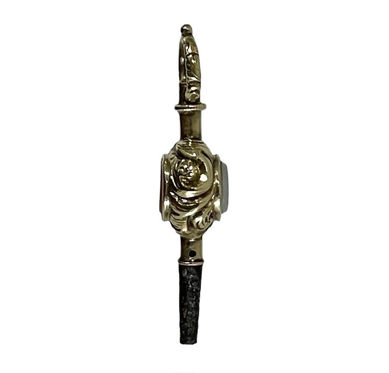 19th century gold Watch-Key with double colour agate For Sale at 1stDibs