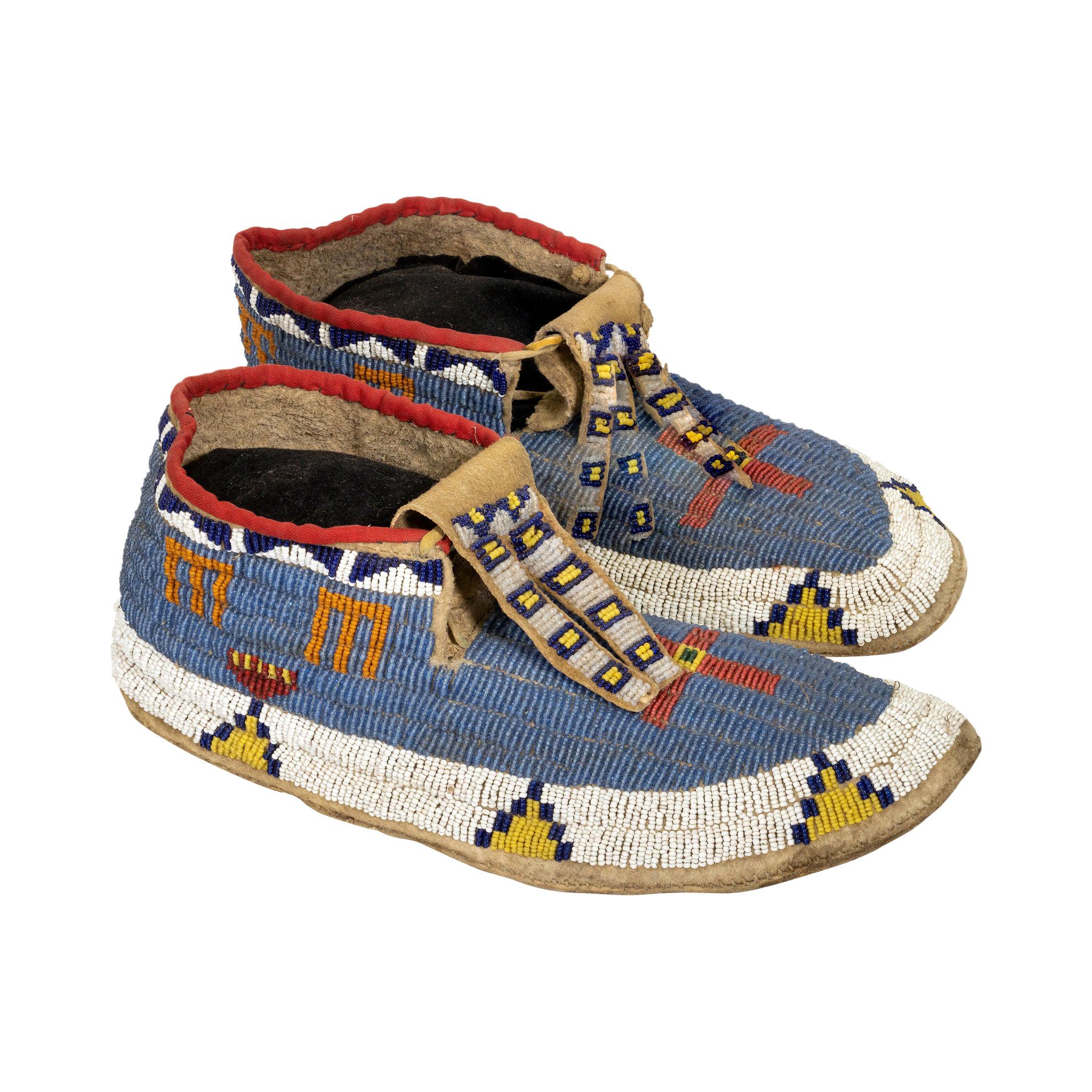 19th Century Native Sioux Beaded War Shirt For Sale at 1stDibs