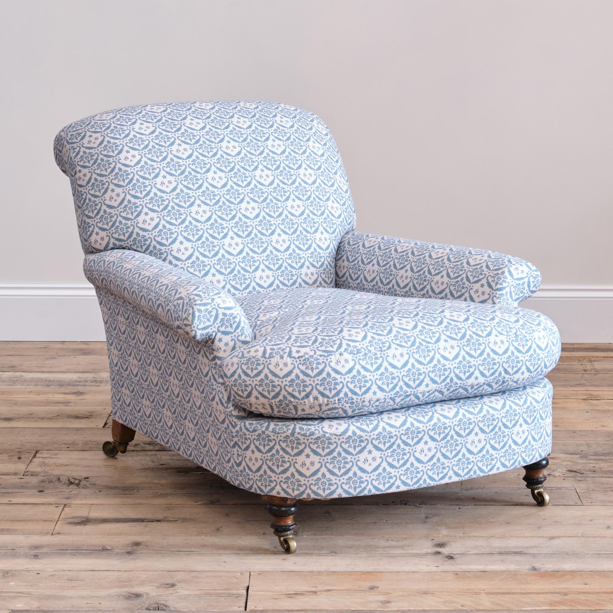 19th century Howard and Sons Club Armchair For Sale at 1stDibs