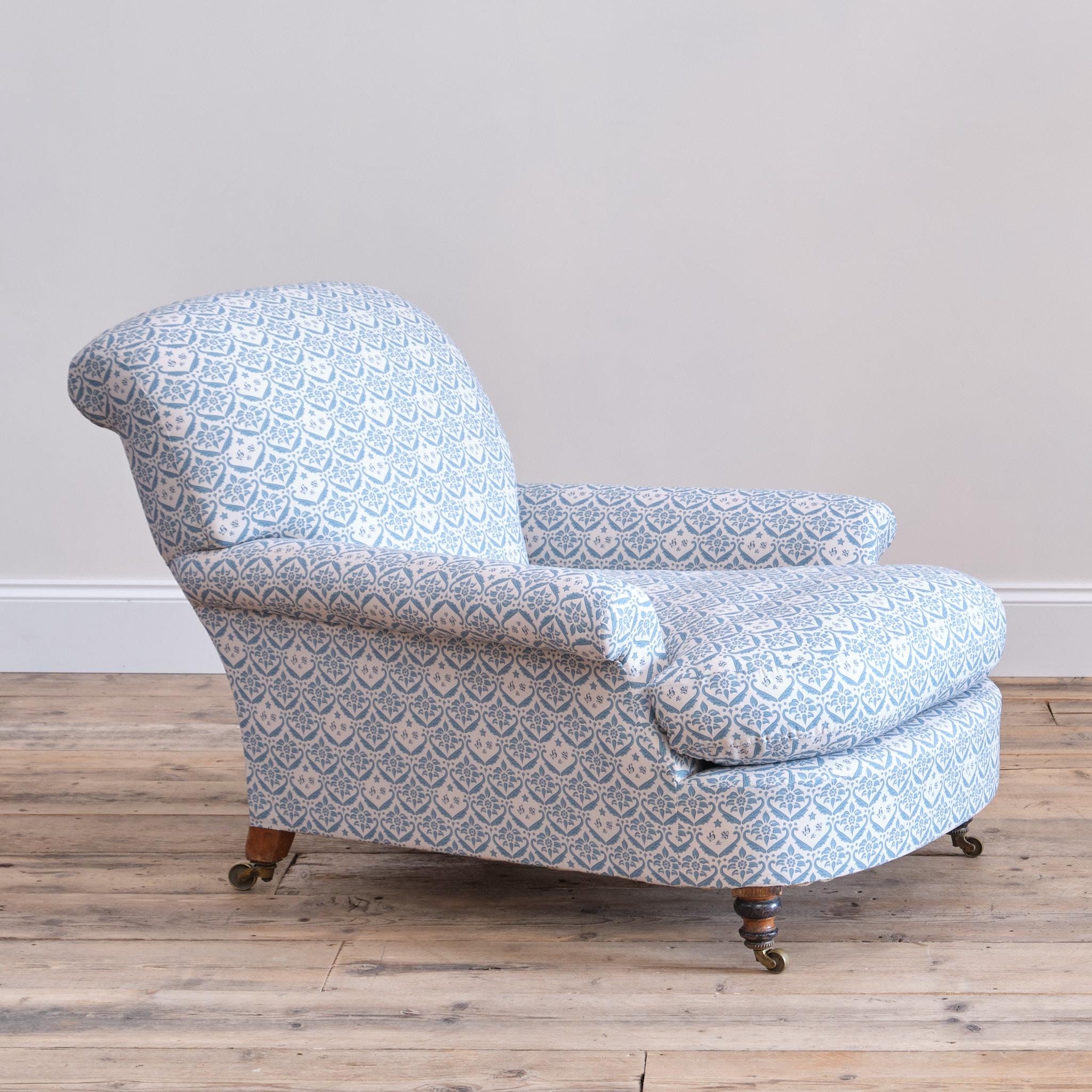 19th century Howard and Sons Club Armchair For Sale at 1stDibs