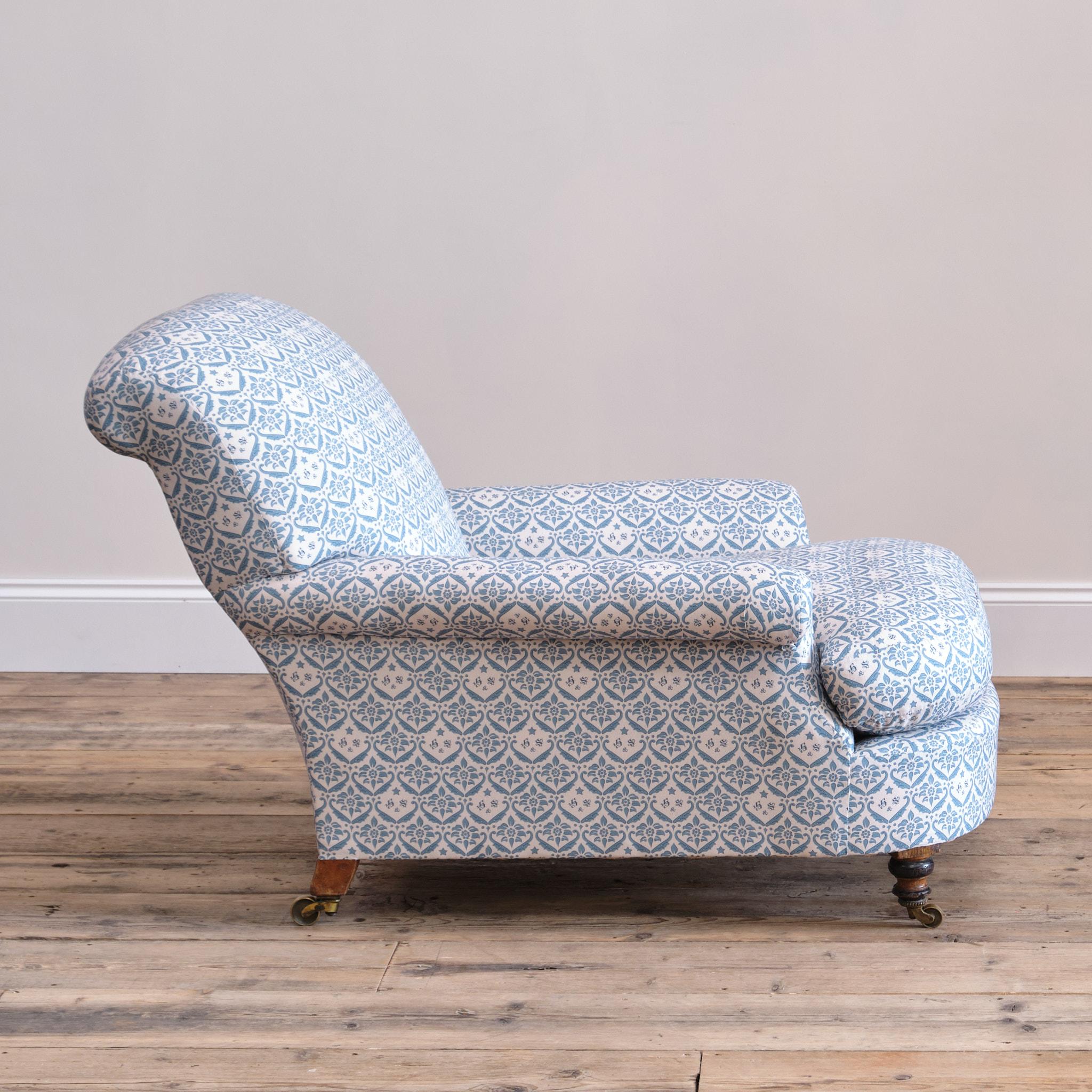 19th century Howard and Sons Club Armchair For Sale at 1stDibs