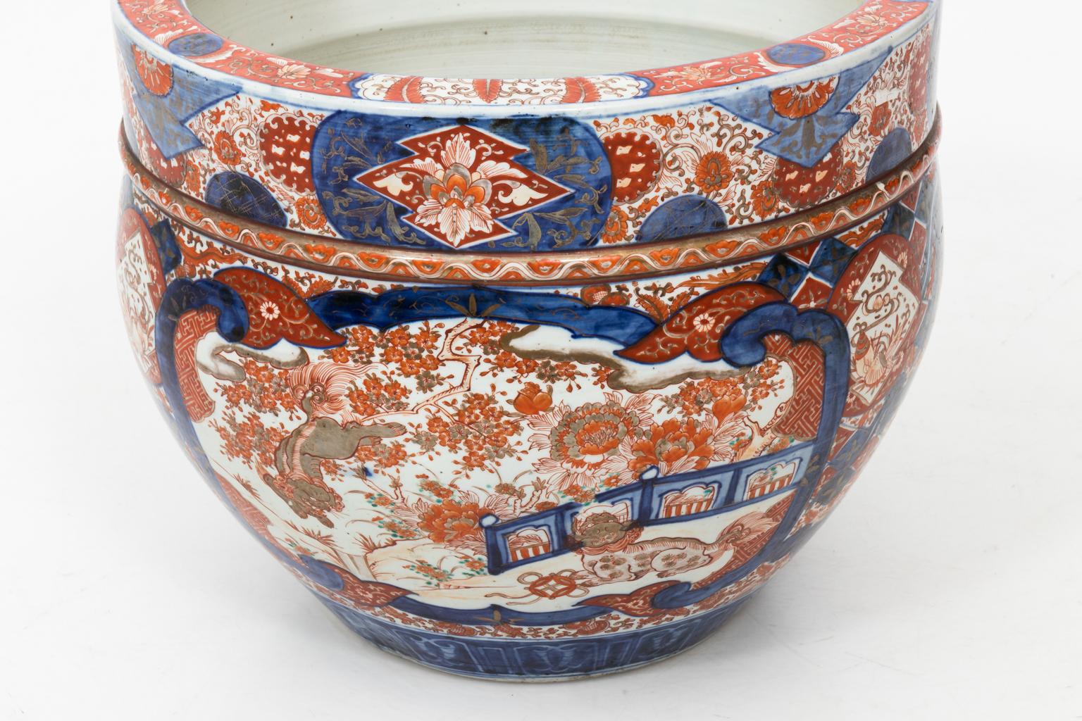 19th Century Imari Cache Pot at 1stDibs | cache pot imari, cache pots ...