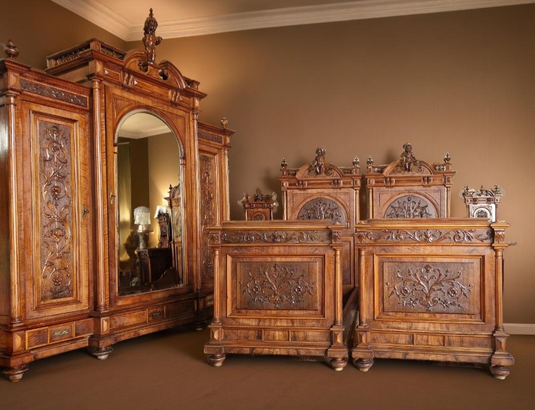 19th Century Italian Baroque Bedroom Set For Sale at 1stDibs