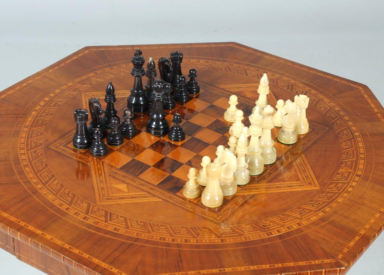 19th Century Italian Chess Table With Rich Marquetry For Sale at 1stDibs