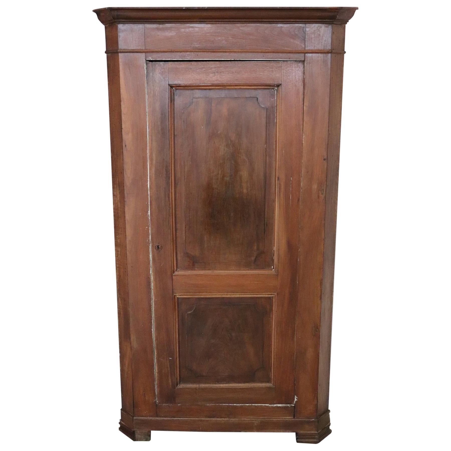 19th Century Italian Corner Cupboard or Corner Cabinet in Solid Walnut ...