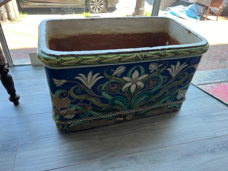 19th Century, Italian Majolica Cistern For Sale at 1stDibs