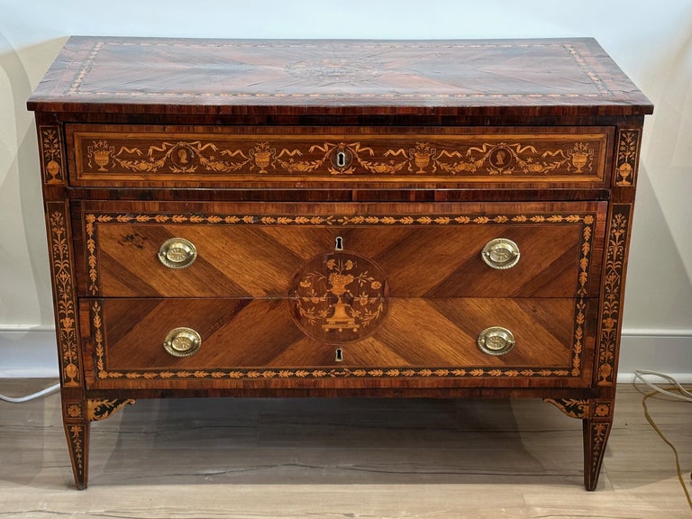 19th Century Italian Neoclassical Commode For Sale at 1stDibs