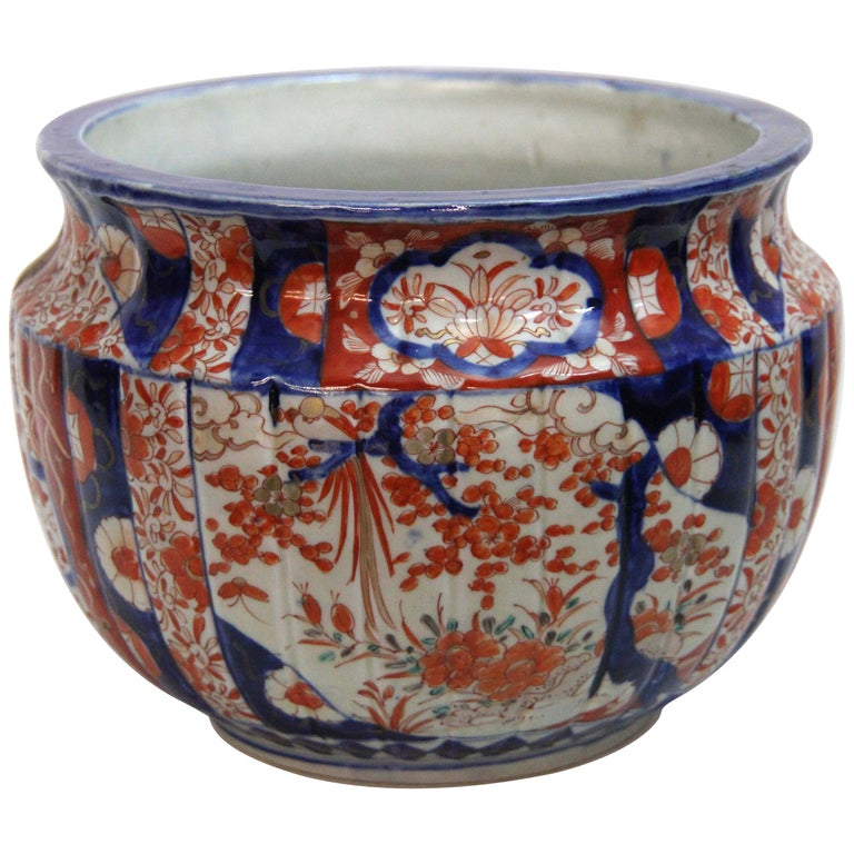 19th Century Japanese Imari Cache Pot at 1stDibs