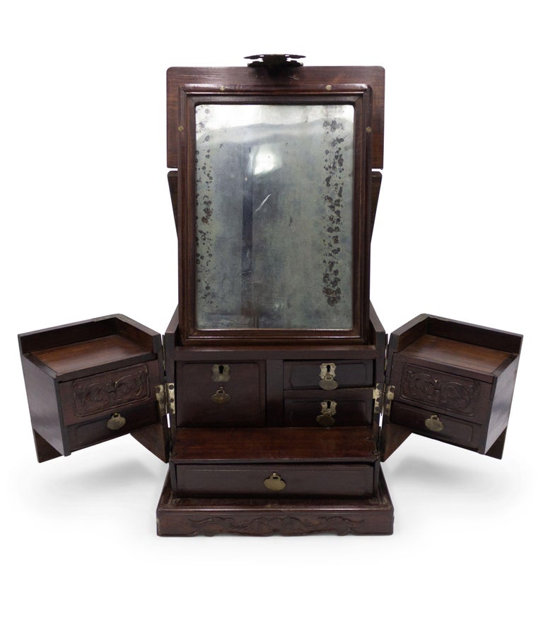 19th Century Korean Traveling Vanity Box With Mirror For Sale at 1stDibs