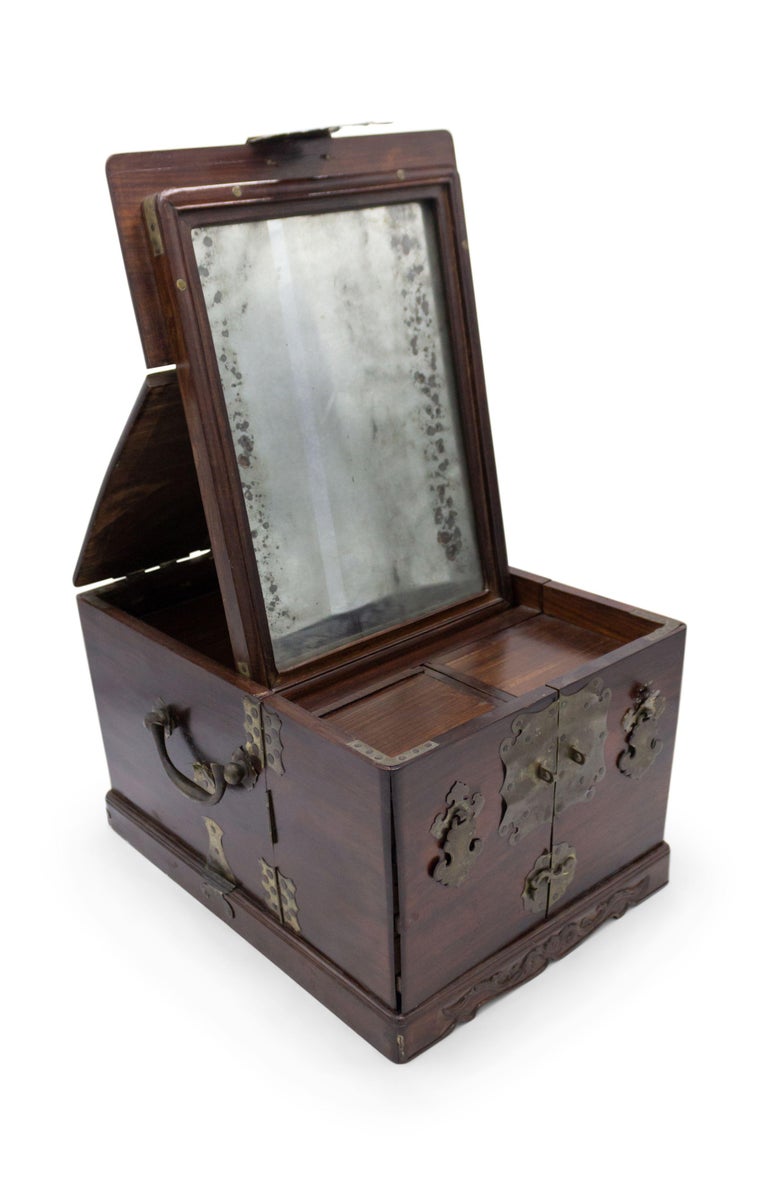 19th Century Korean Traveling Vanity Box With Mirror For Sale at 1stDibs