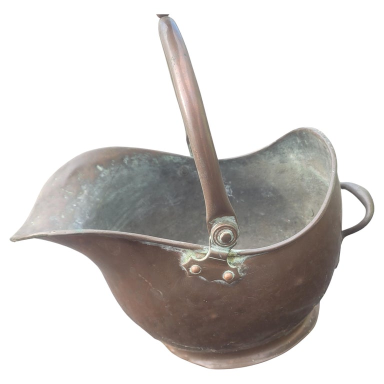 19th Century Large Copper Coal Scuttle with Handle For Sale at 1stDibs