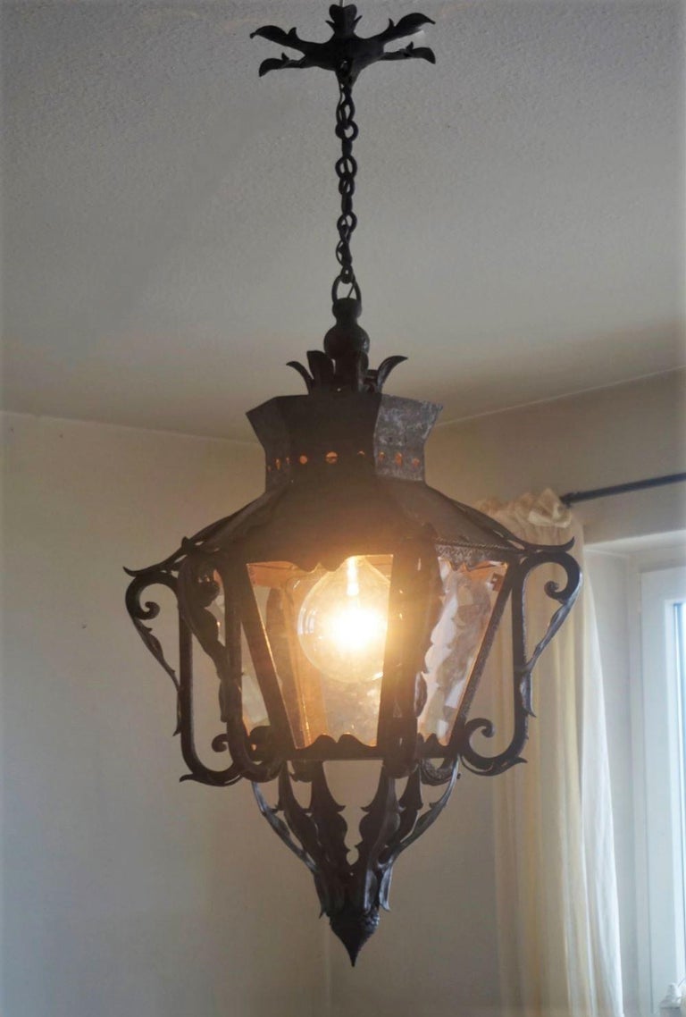 Große französische, handgeschmiedete, elektrifizierte Straßenlaterne ...