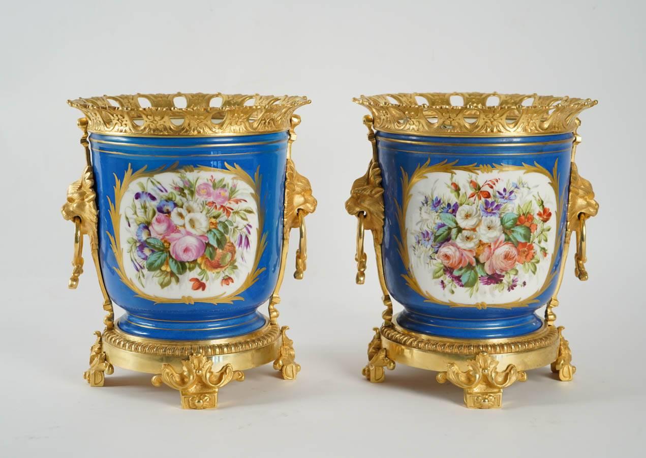19th Century Light Blue Pair of Cache Pot For Sale at 1stDibs