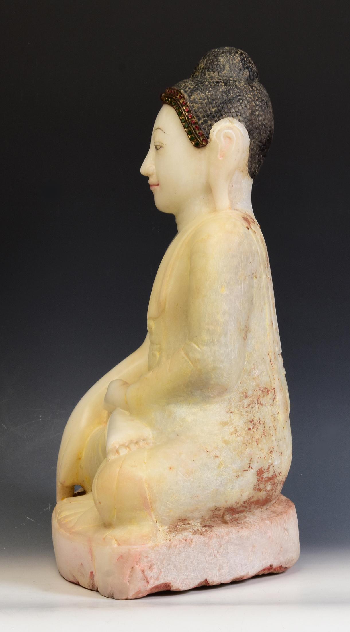 19th Century, Mandalay, Antique Burmese Alabaster Seated Buddha For Sale at 1stDibs