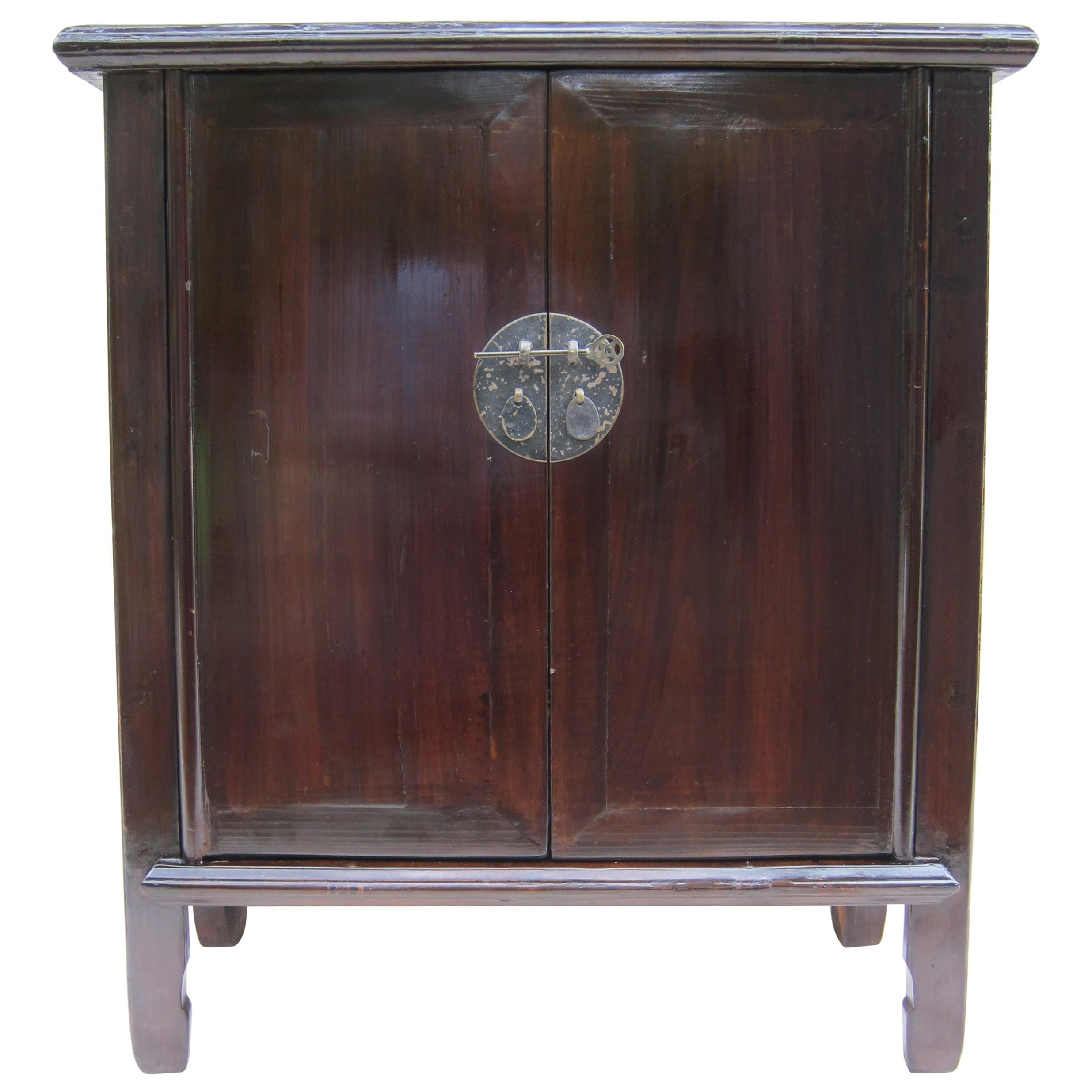 19th Century Tapered Cabinet For Sale at 1stDibs
