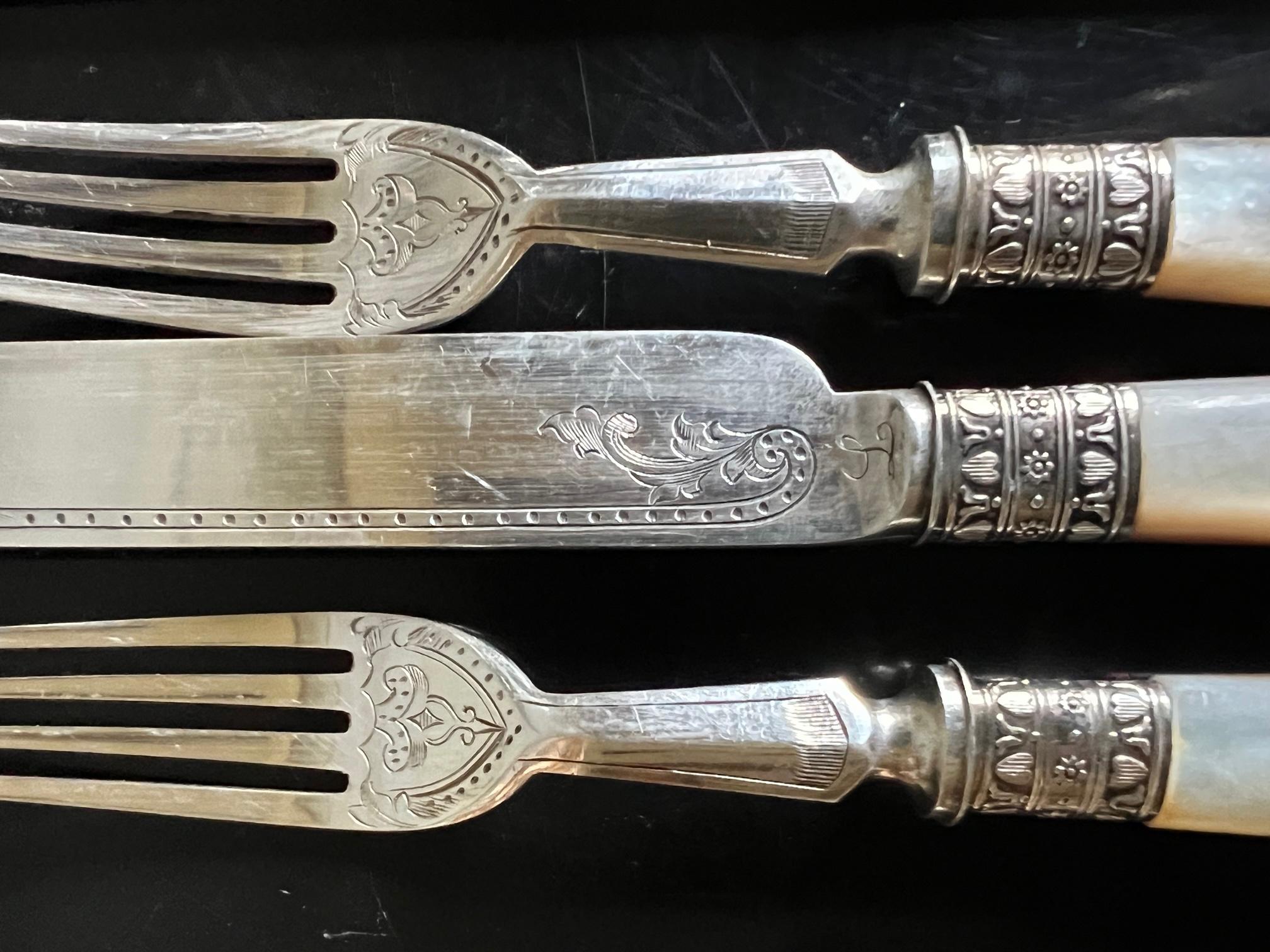 19th Century Mother of Pearl Fish Service Set of 24 For Sale at 1stDibs