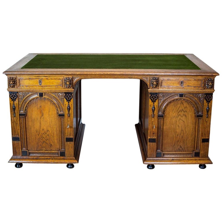 19th Century Neo-Renaissance Oak Desk at 1stDibs