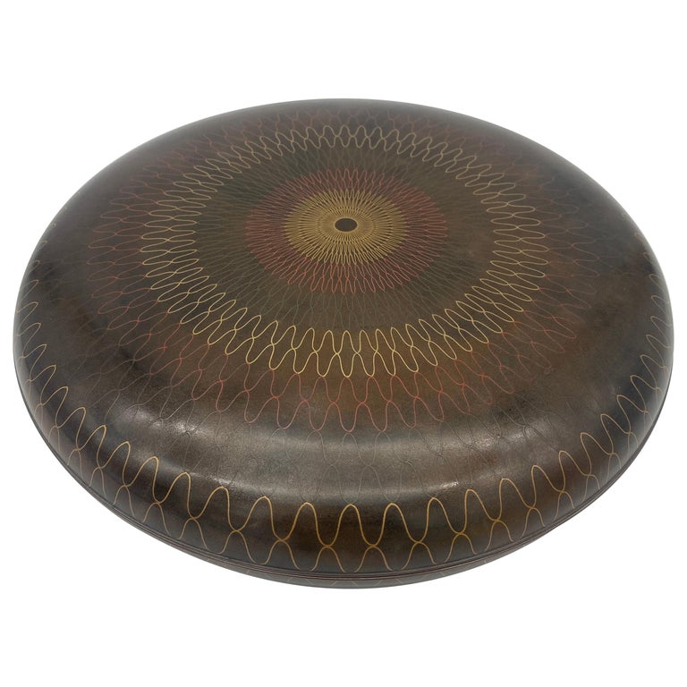 19th Century Net-Pattern Lacquer Box and Cover For Sale at 1stDibs