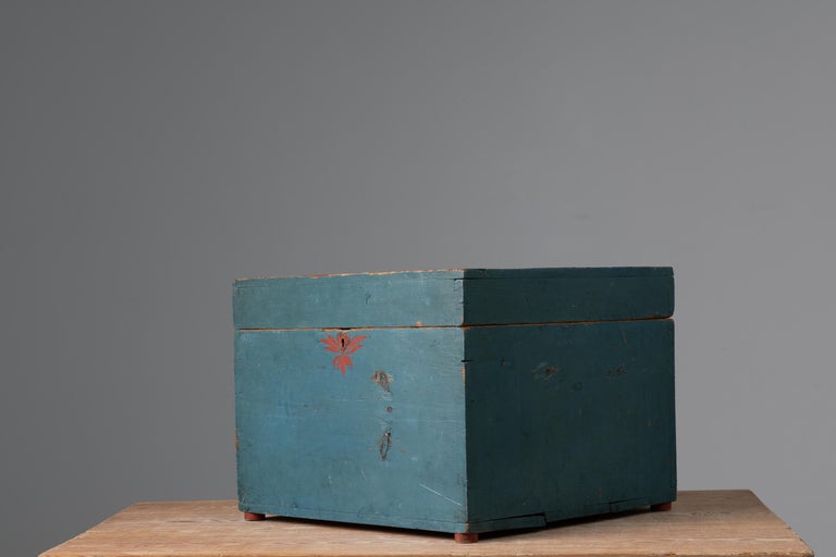 19th Century Original Swedish Blue Pine Box For Sale at 1stDibs