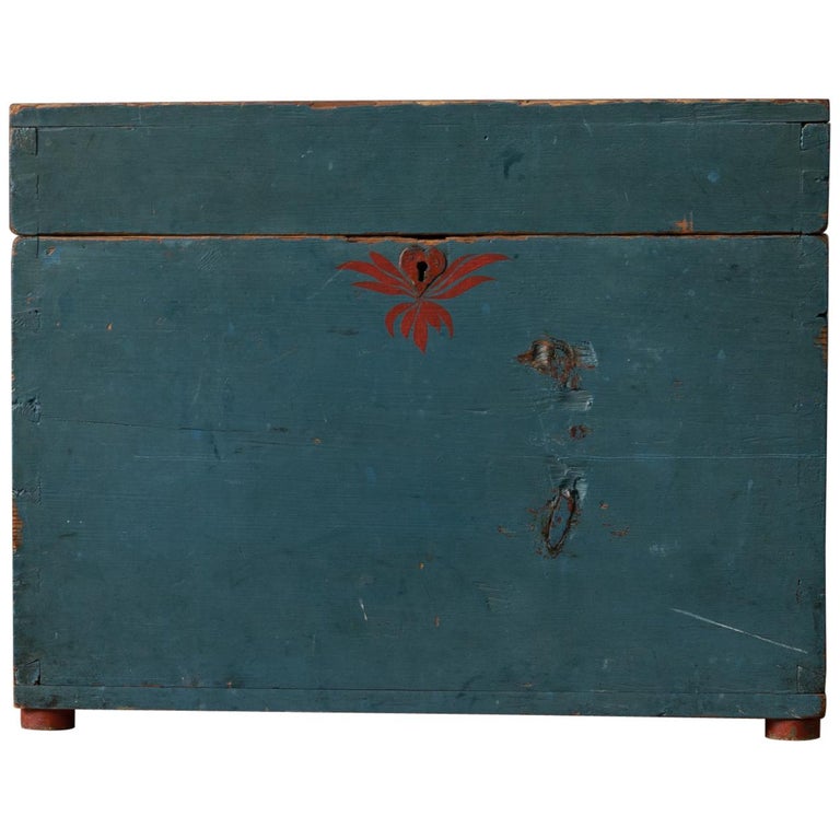 19th Century Original Swedish Blue Pine Box For Sale at 1stDibs