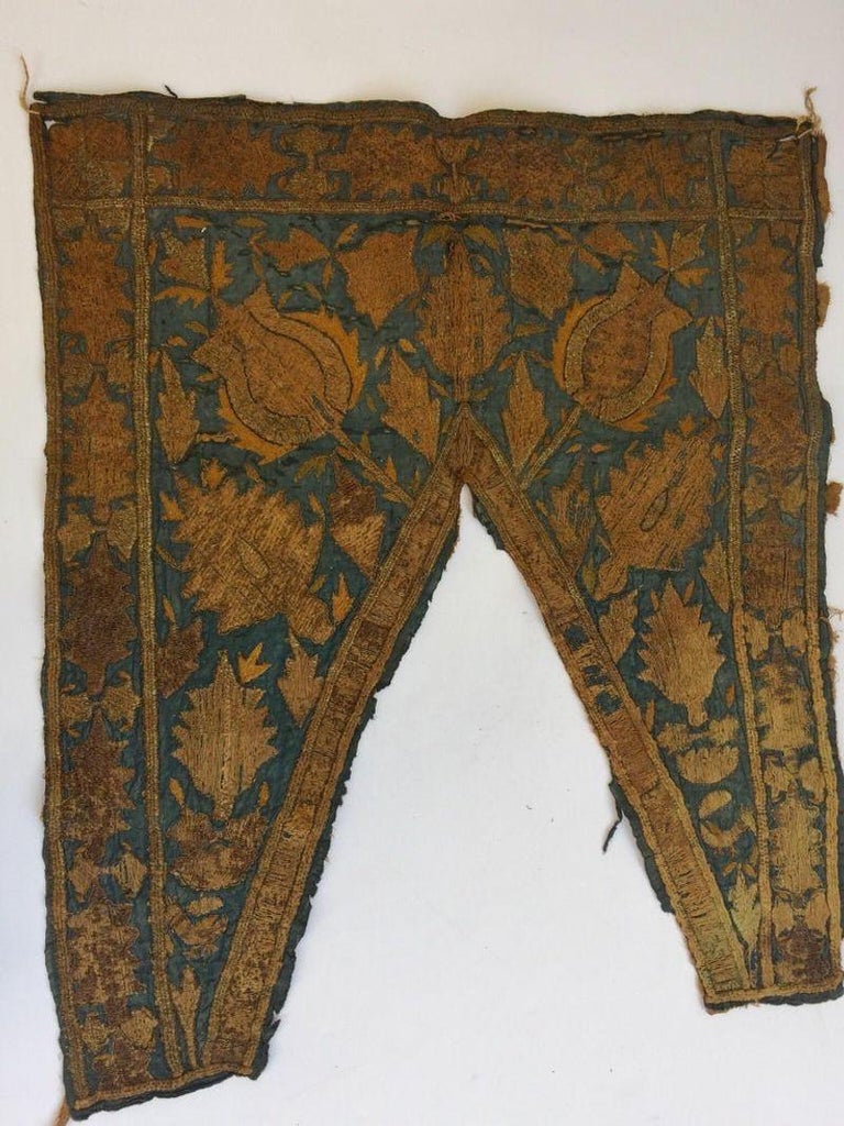 Textile de style Empire ottoman du 19ème siècle brodé de fils argentés ...