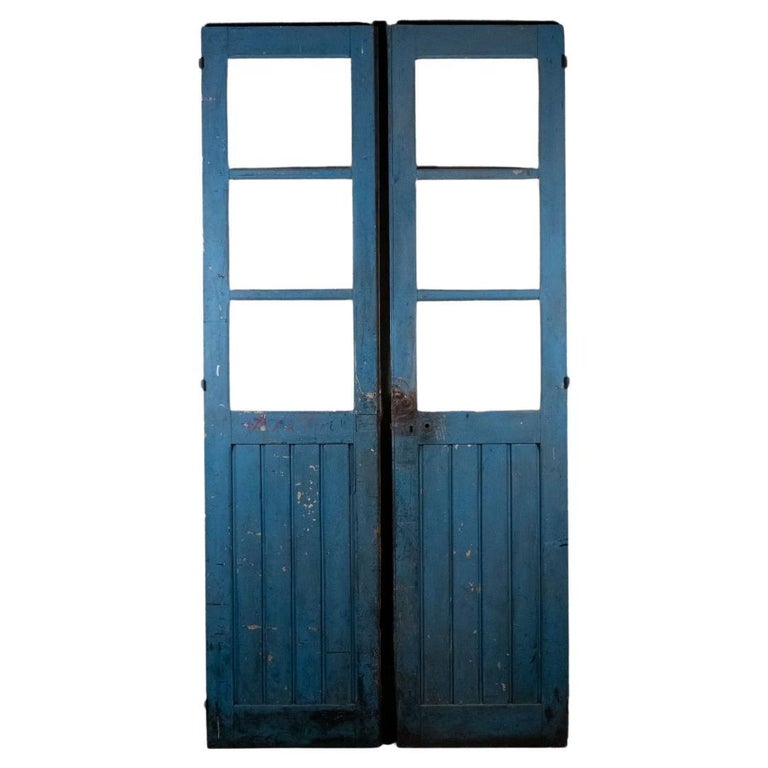 19th century pair of French wooden doors For Sale at 1stDibs