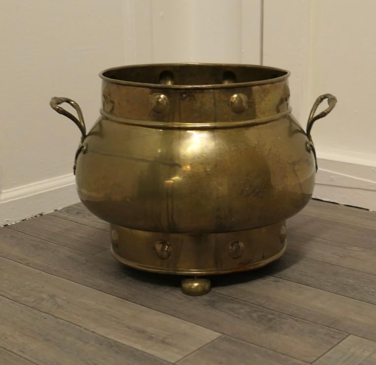 19th Century Pot Belly Brass Coal Bucket on Feet For Sale at 1stDibs