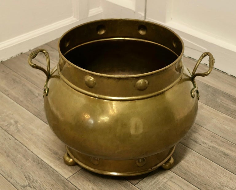 19th Century Pot Belly Brass Coal Bucket on Feet For Sale at 1stDibs