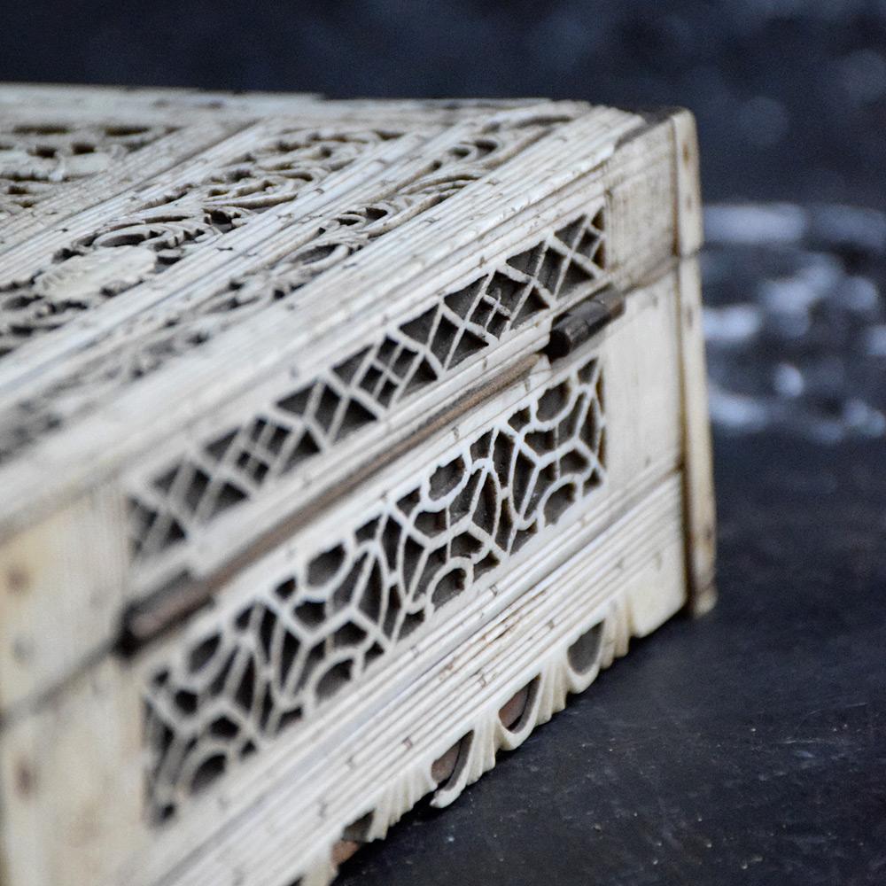 19th Century Russian Archangel Carved Whalebone Box For Sale at 1stDibs