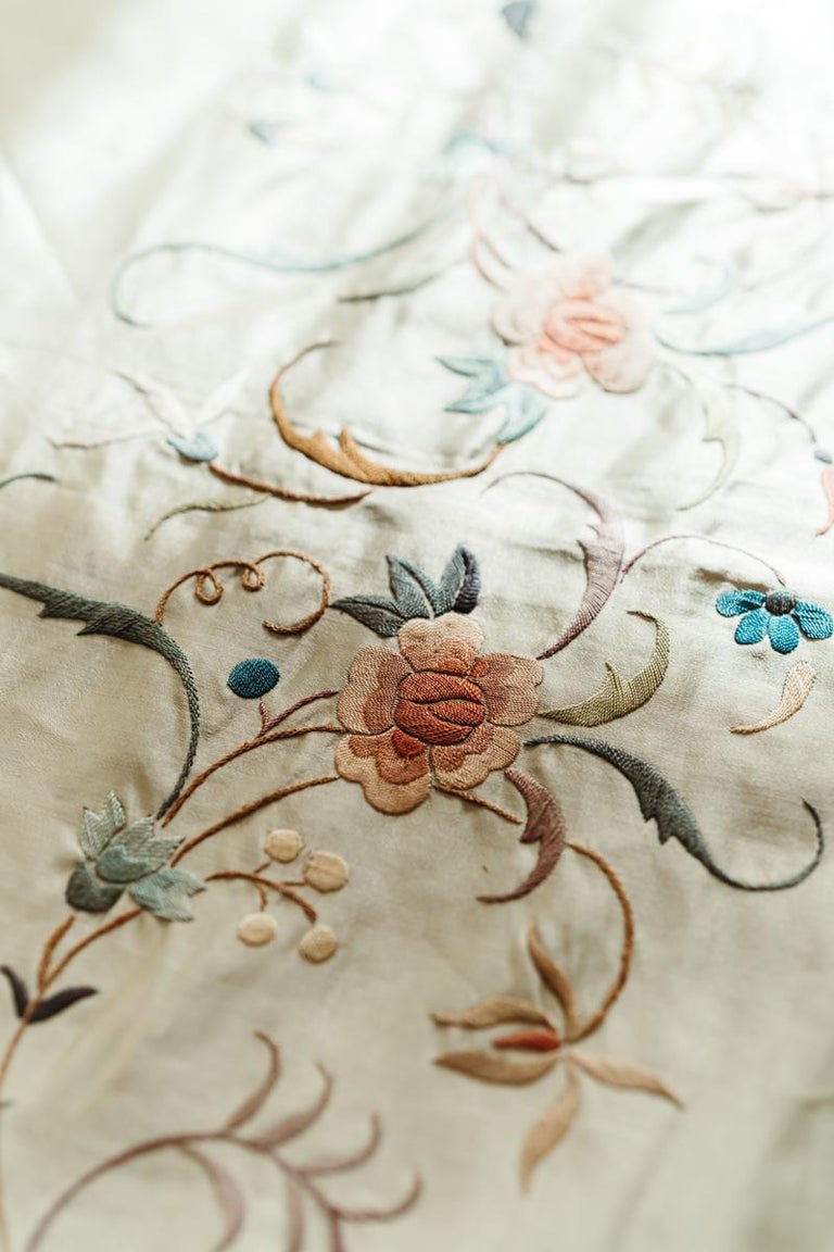 19th Century Silk Embroidered French Throw/Cloth For Sale at 1stDibs