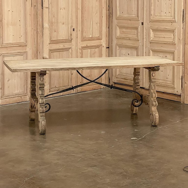 19th Century Spanish Dining Table in Stripped Oak For Sale at 1stDibs