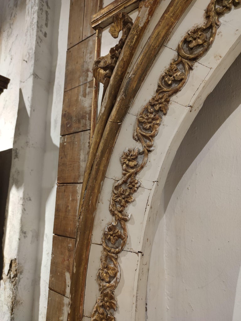 Arche néogothique espagnole du 19ème siècle en bois sculpté à la main ...