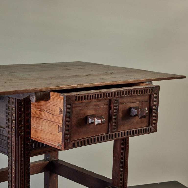 19th Century Spanish Rustic Notched Wood Table For Sale at 1stDibs