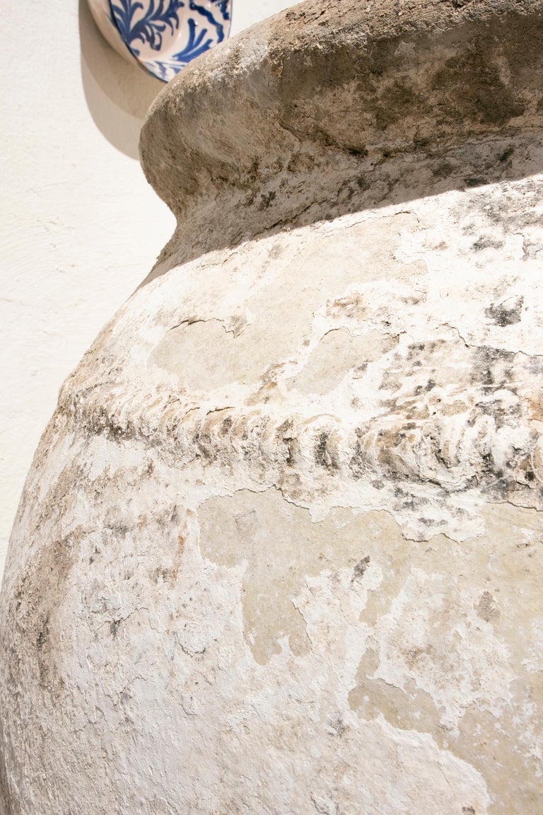 19th Century Spanish Whitewashed Ceramic Jar For Sale at 1stDibs