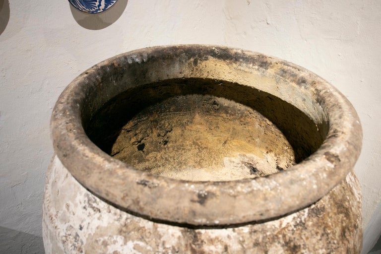 19th Century Spanish Whitewashed Ceramic Jar For Sale at 1stDibs