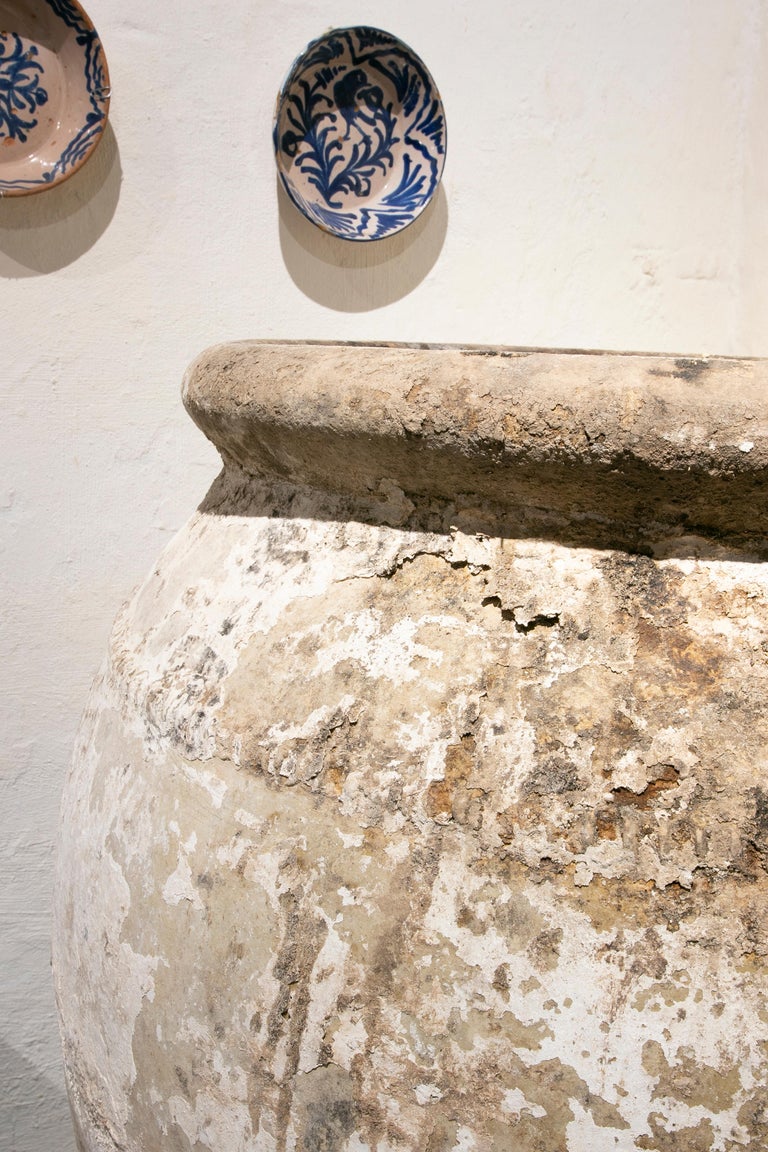 19th Century Spanish Whitewashed Ceramic Jar For Sale at 1stDibs