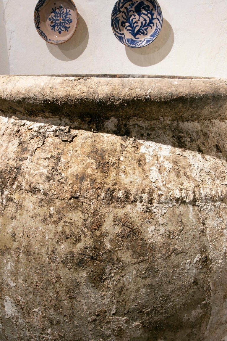 19th Century Spanish Whitewashed Ceramic Jar For Sale at 1stDibs