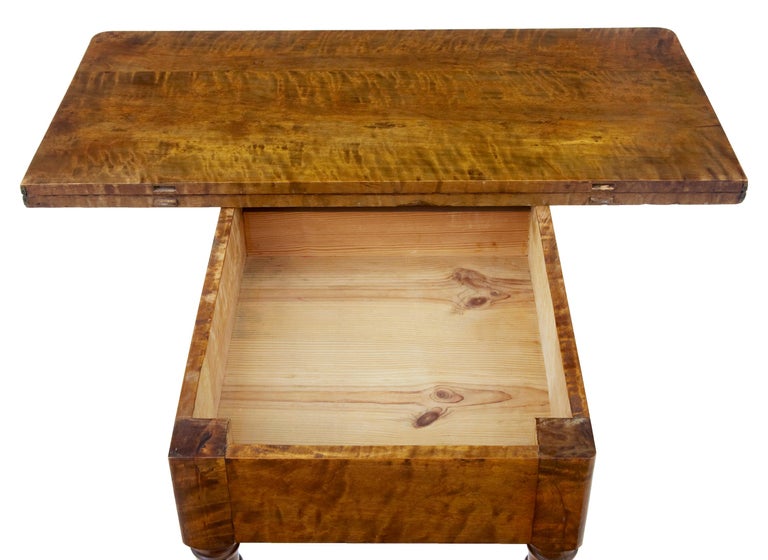 19th Century Swedish Birch Tea Table For Sale at 1stDibs