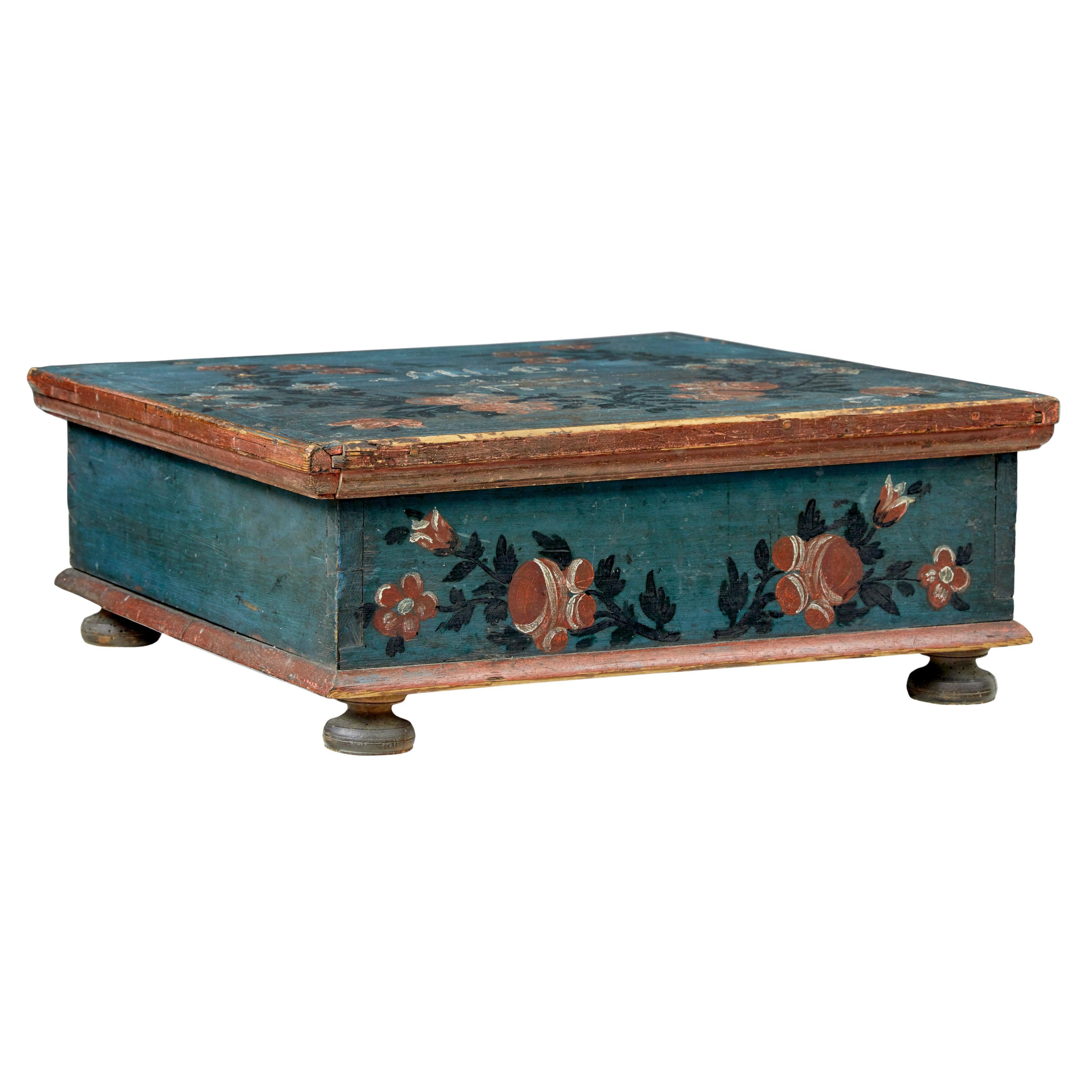 19th century Scandinavian folk art hand painted box For Sale at 1stDibs