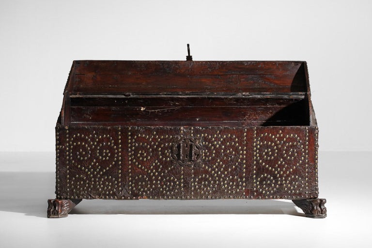 19th Century Trunk in Studded Leather and Solid Wood For Sale at 1stDibs