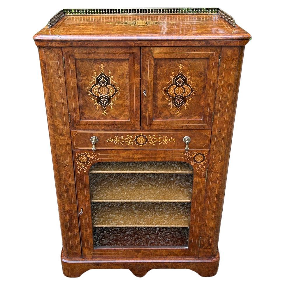 Victorian Cabinet from the 19th Century Veneered with Walnut For Sale ...