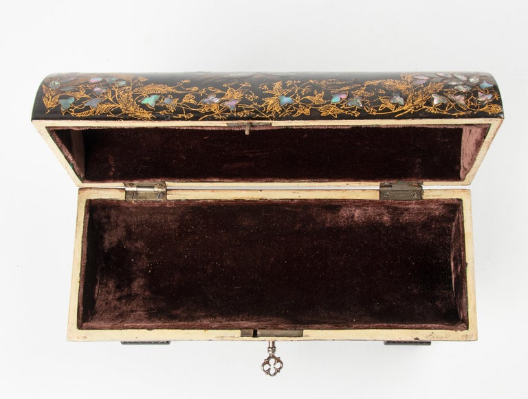 19th Century Victorian Cylindrical Decorative Box at 1stDibs