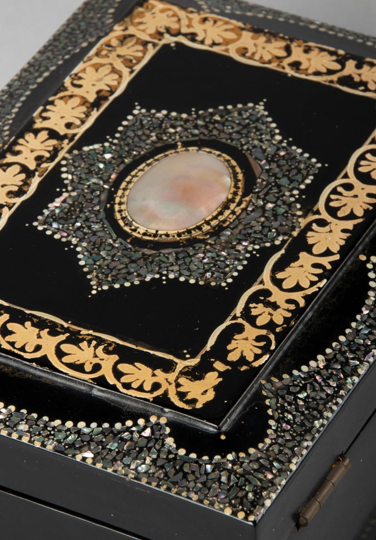 19th Century Victorian Jewelry Box For Sale at 1stDibs