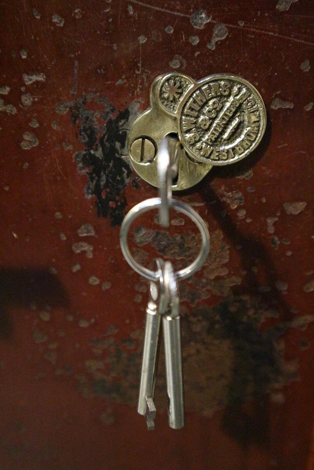 19th Century Victorian Safe at 1stDibs | victorian safes, milners 212 ...