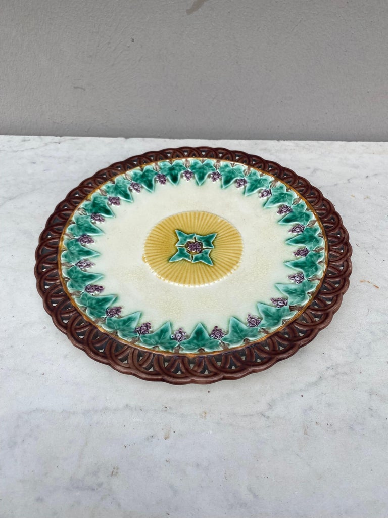 19th Century Wedgwood Majolica Reticulated Plate For Sale at 1stDibs