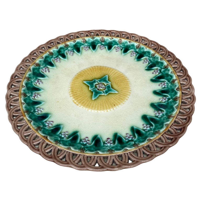 19th Century Wedgwood Majolica Reticulated Plate For Sale at 1stDibs