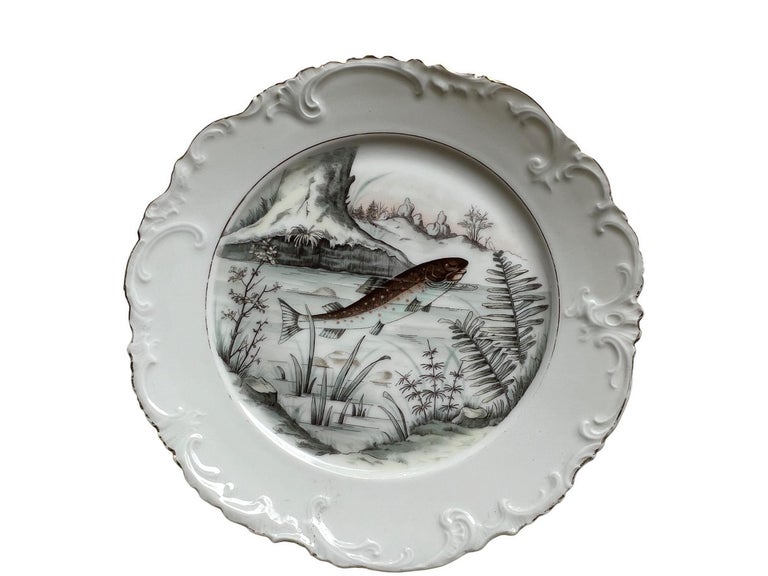 19th Century White Fish Plate For Sale at 1stDibs
