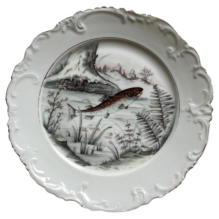 19th Century White Fish Plate For Sale at 1stDibs